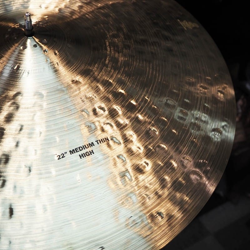 Zildjian K Constantinople Medium Thin Ride High 22 [2405g]【店頭展示特価品】 ｜イケ ...