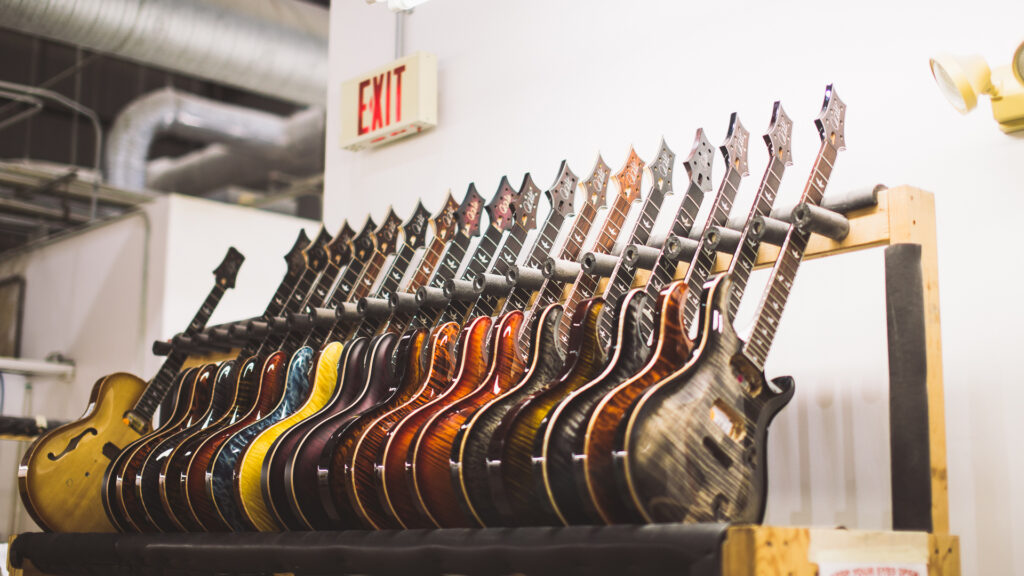 日本初！壁一面にPRSの世界観を表現「Paul Reed Smith Wall」がリニューアルオープンしたリボレ秋葉原に誕生！ ｜ Ikebe ...